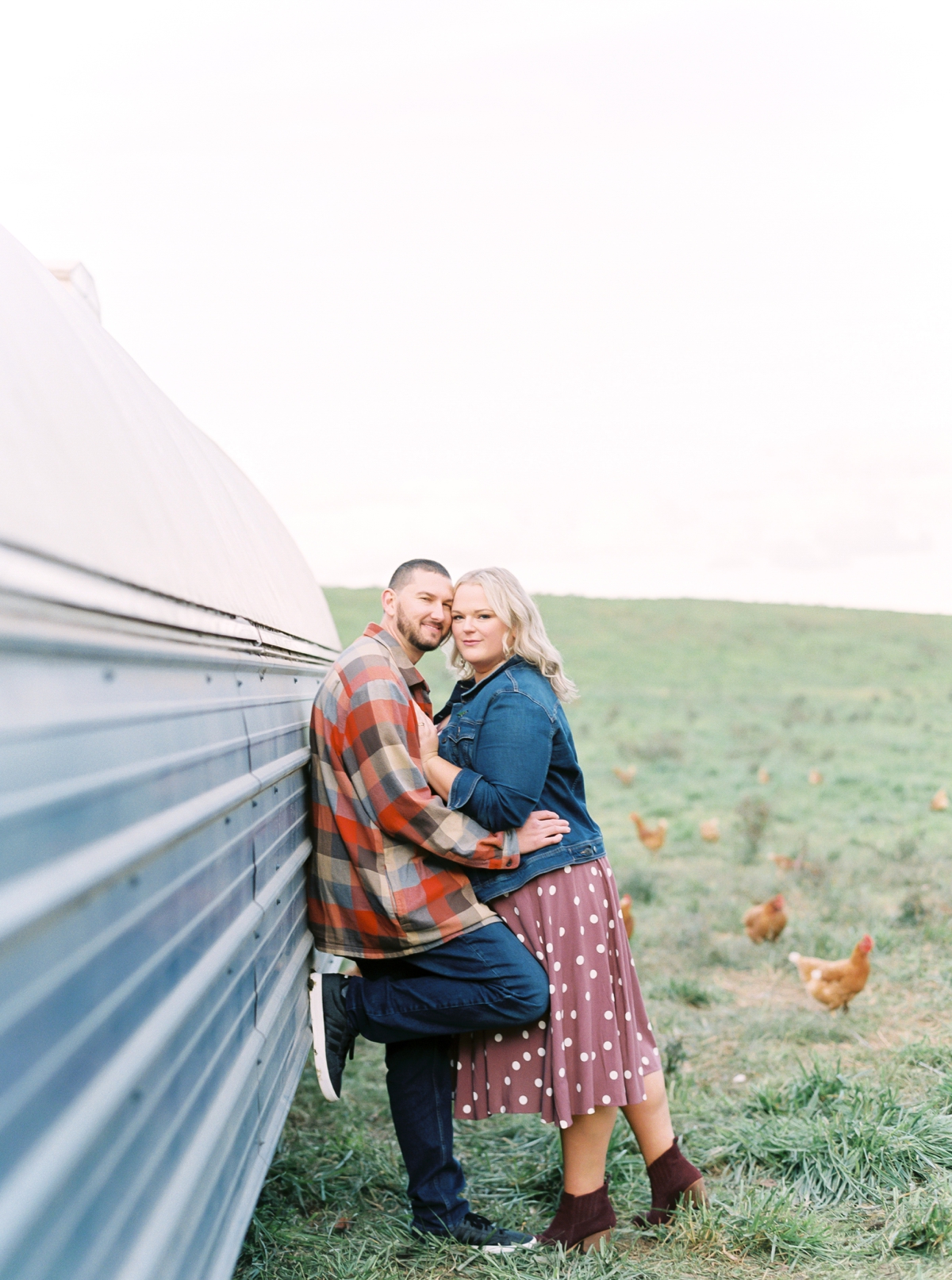 Daniel + Whitney : A Farmyard Engagement | DiImages
