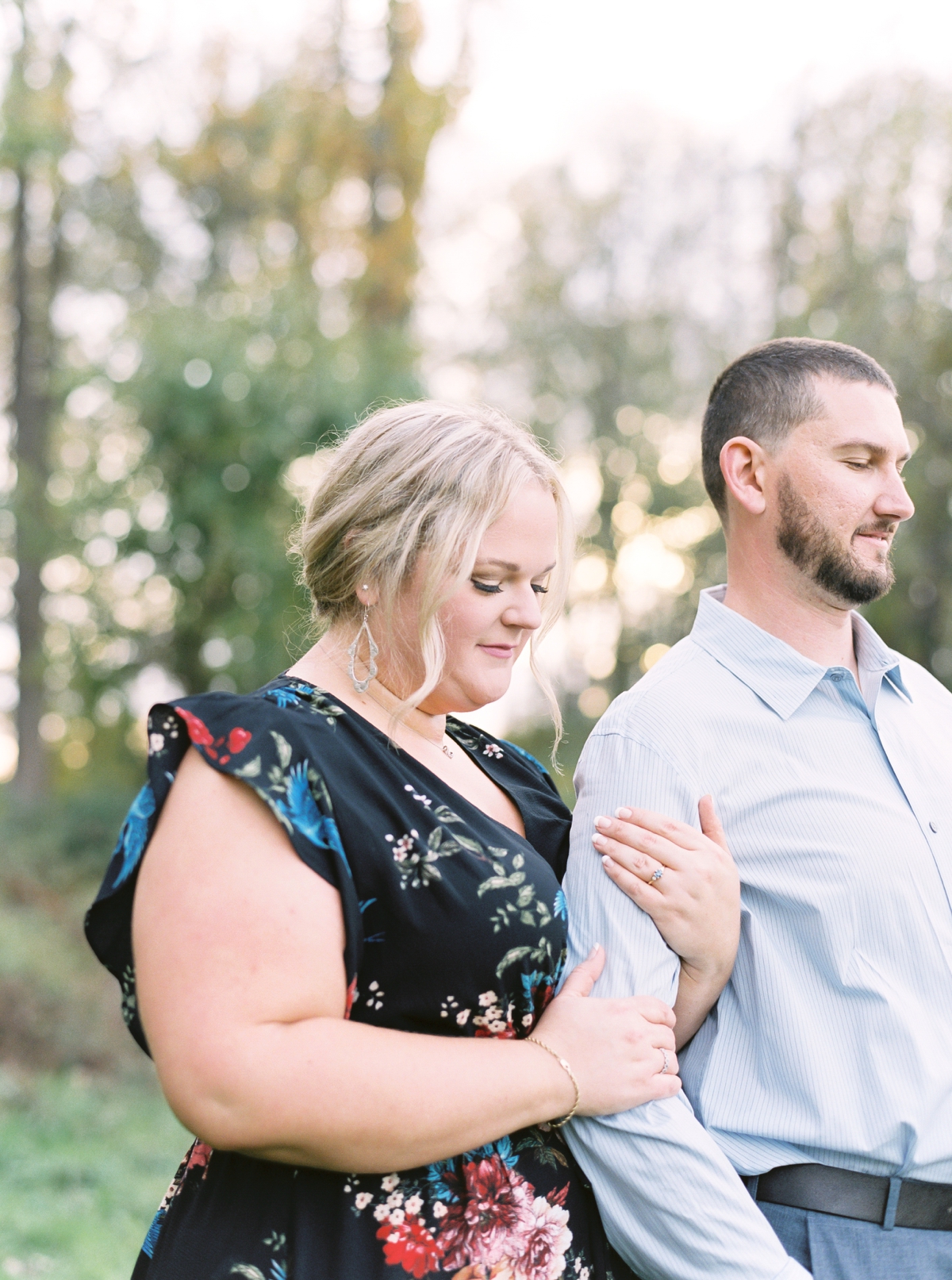 Daniel + Whitney : A Farmyard Engagement | DiImages
