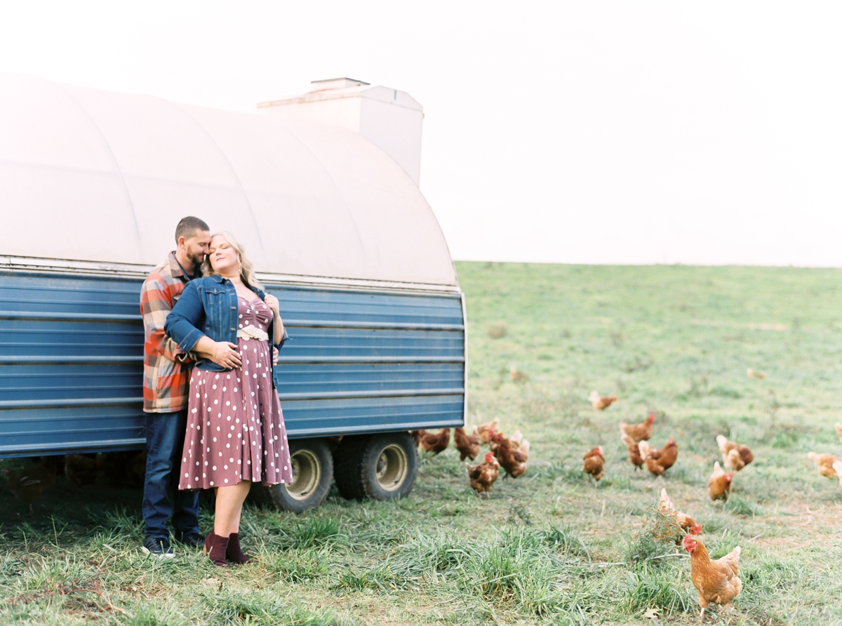 Daniel + Whitney : A Farmyard Engagement | DiImages
