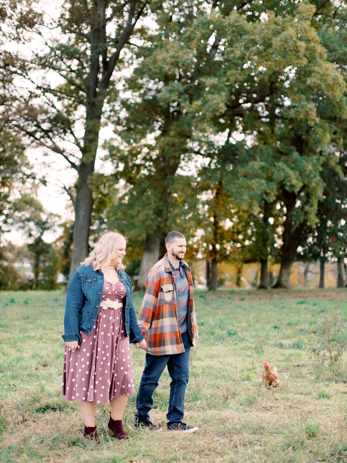 Daniel + Whitney : A Farmyard Engagement | DiImages
