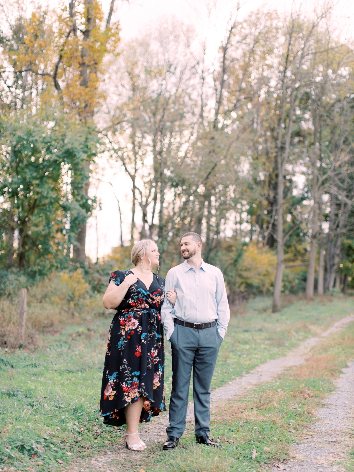 Daniel + Whitney : A Farmyard Engagement | DiImages